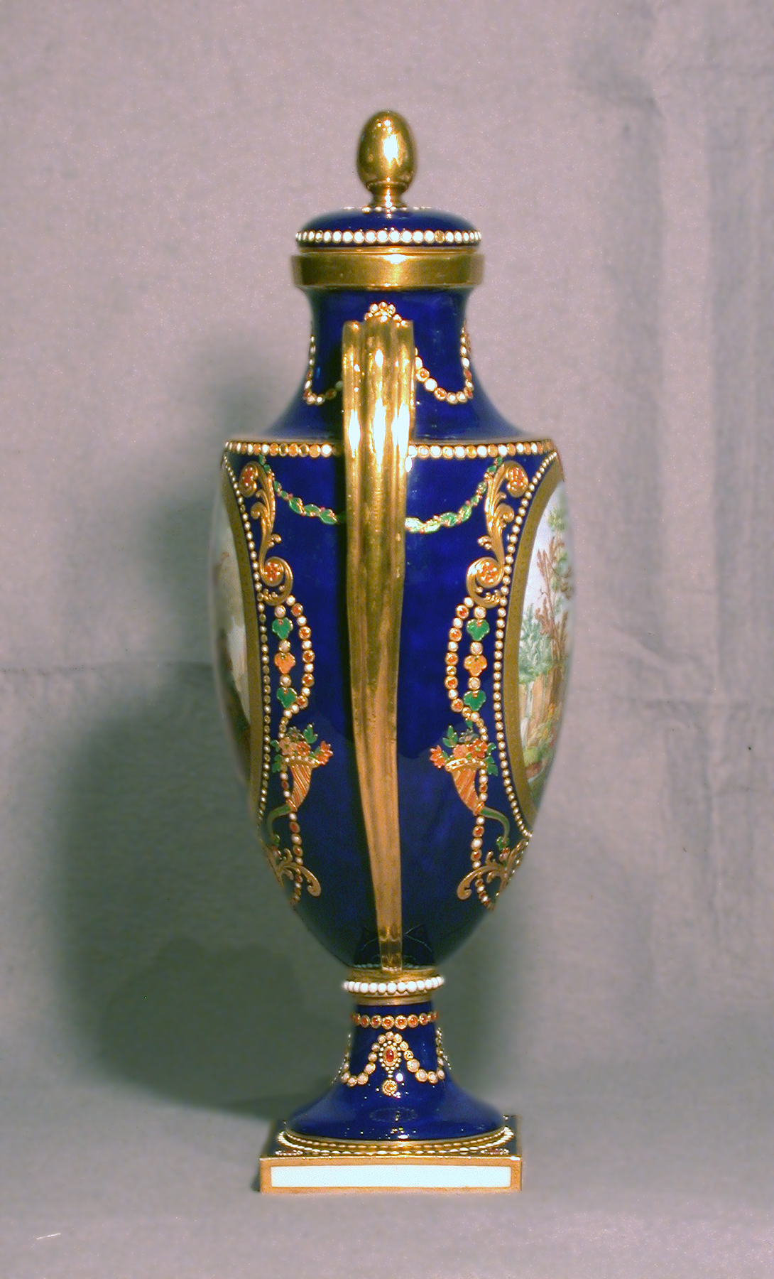 Oviform Vase (Vase Paris nouvelle forme) | The Walters Art Museum