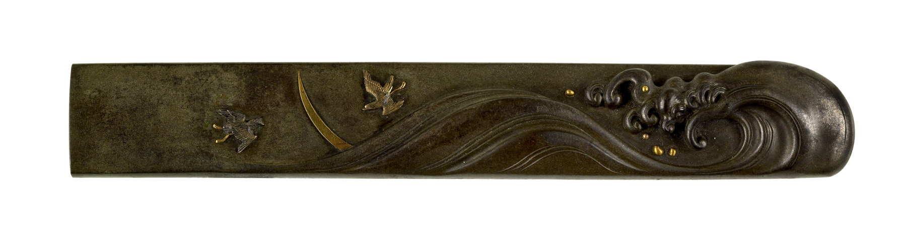 Kozuka with Plovers and Waves | The Walters Art Museum