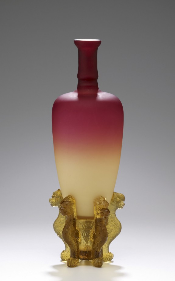 Peach Blow Vase | 47.651 | The Walters Art Museum